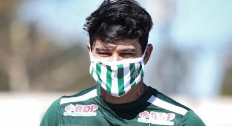 Com direito a provocação, Guarani oficializa a contratação de Giovanni ...