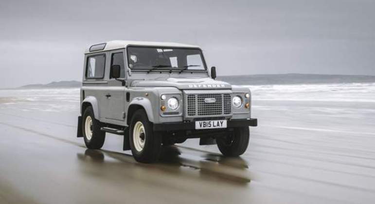 Land Rover Classic Defender Works V8 Islay Edition é lançado na Europa ...