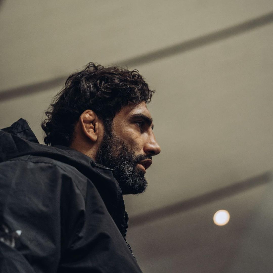 Leandro Lo é enterrado em SP, e amigos usam quimono no adeus; veja ...