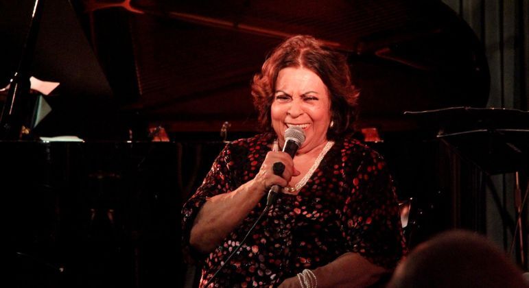 Leny Andrade, cantora de jazz e da bossa nova, morre aos 80 anos ...