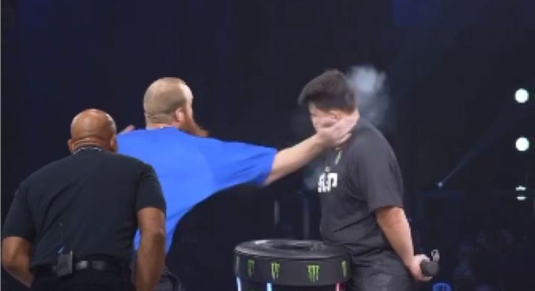 Um tapa na cara nocauteia lutador no novo torneio criado pelo ...