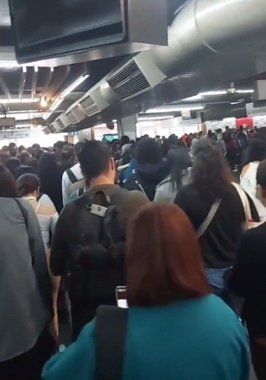 Linha 1-Azul do Metrô de SP tem novas falhas e afeta passageiros ...