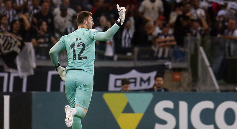 Goleiro Lucas Perri vive melhor fase da sua carreira no Botafogo ...