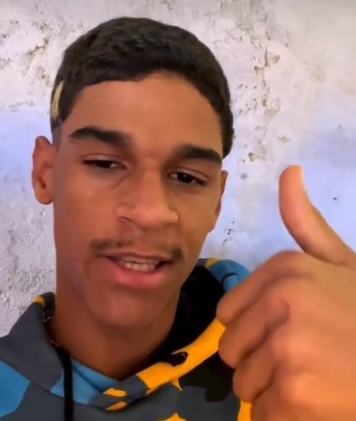 Receba! Luva de Pedreiro 'volta às origens' e publica golaço em vídeo ...