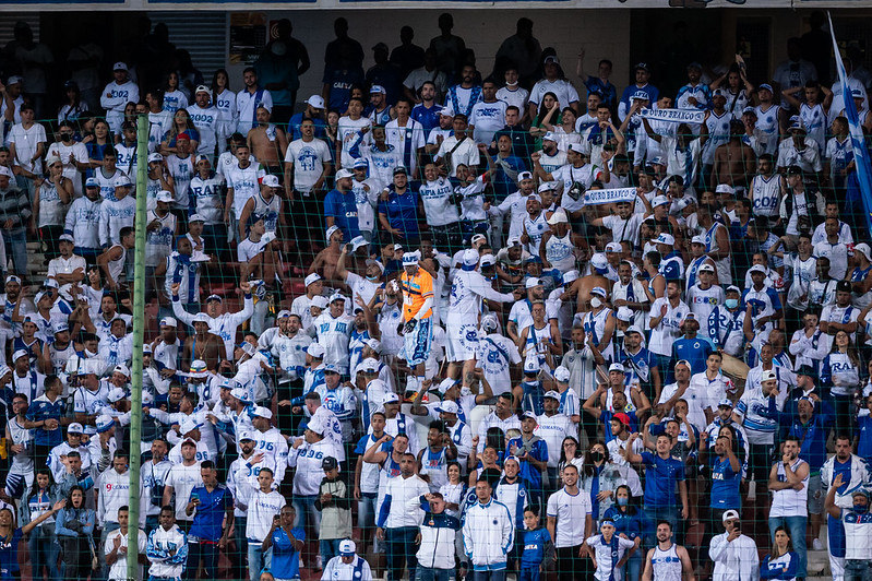 MP barra a torcida Máfia Azul nos estádios por mais um ano - Notícias ...