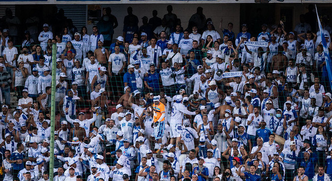 MP barra a torcida Máfia Azul nos estádios por mais um ano - Notícias ...