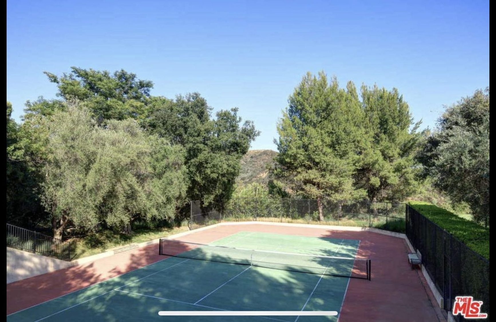 Lenda do WWE, The Rock tem casa avaliada em R$ 150 milhões - Fotos - R7 ...