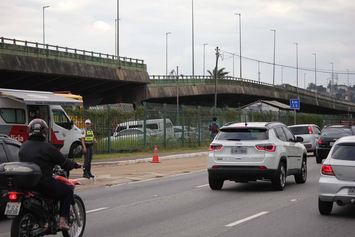 Trânsito Na Região Do Viaduto Que Cedeu Em Sp Apresenta Lentidão