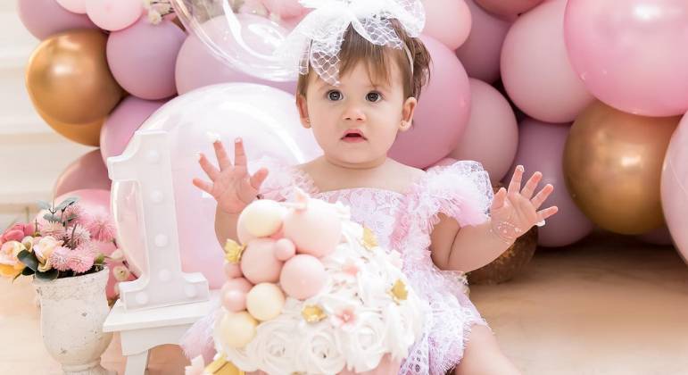 Maria Alice completa 1 ano de idade, coleciona milhões de fãs e mimos ...