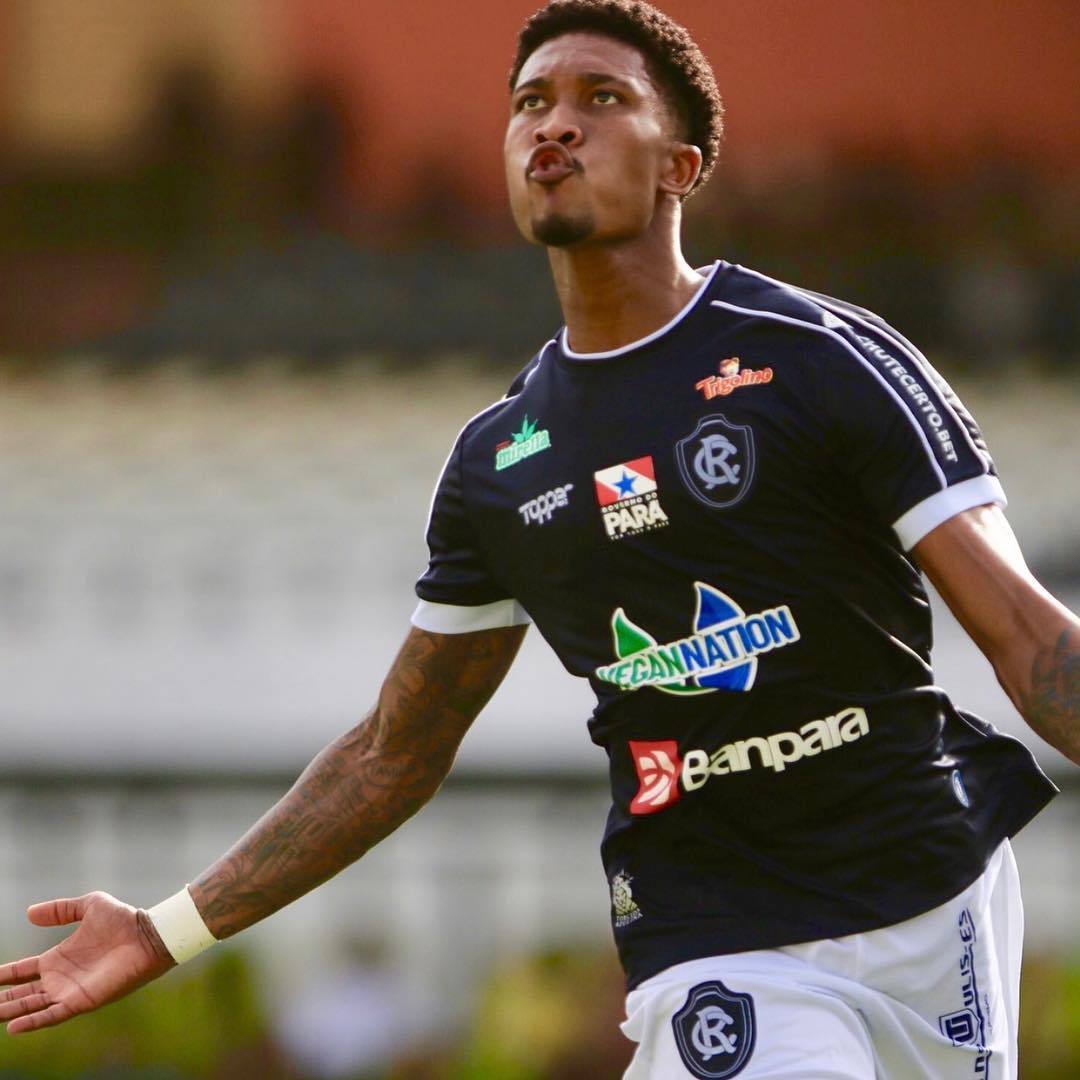 De quase jogador de futebol a esperança de medalha olímpica no ...