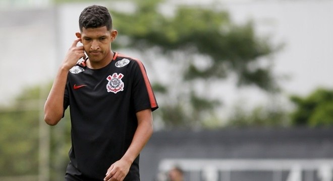 Matheus Matias fica no banco do Corinthians contra o Bragantino ...