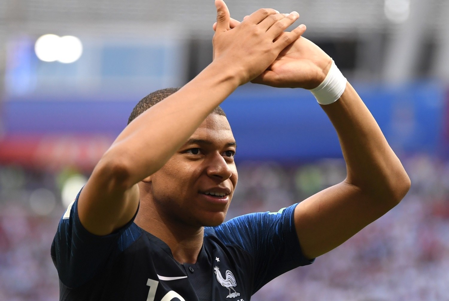 Por foco na Copa, Mbappé desdenha do prêmio de melhor do mundo ...