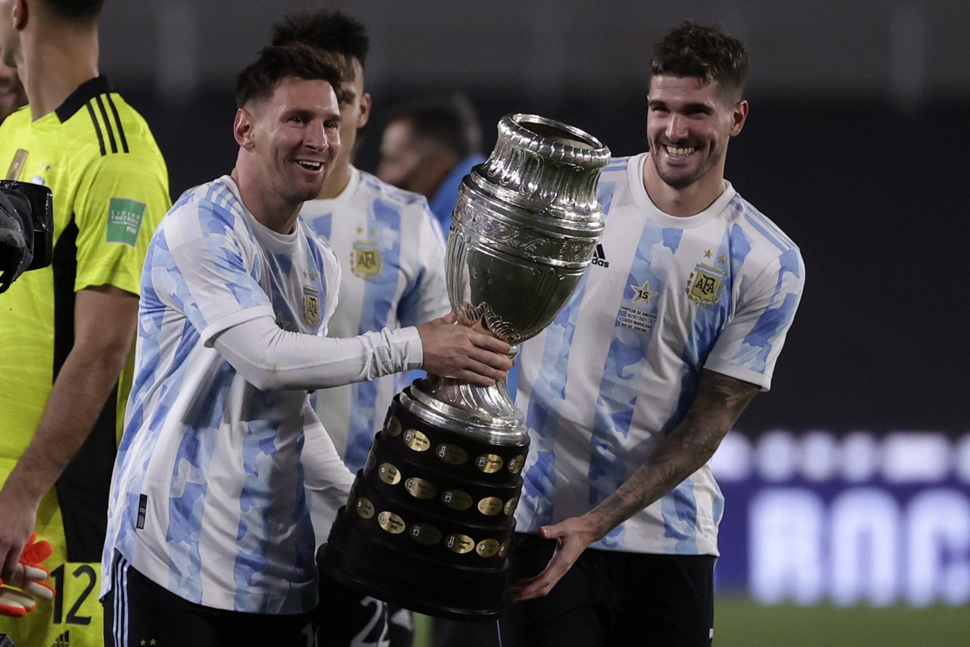Messi chora ao comemorar título da Copa América com torcida - Fotos ...