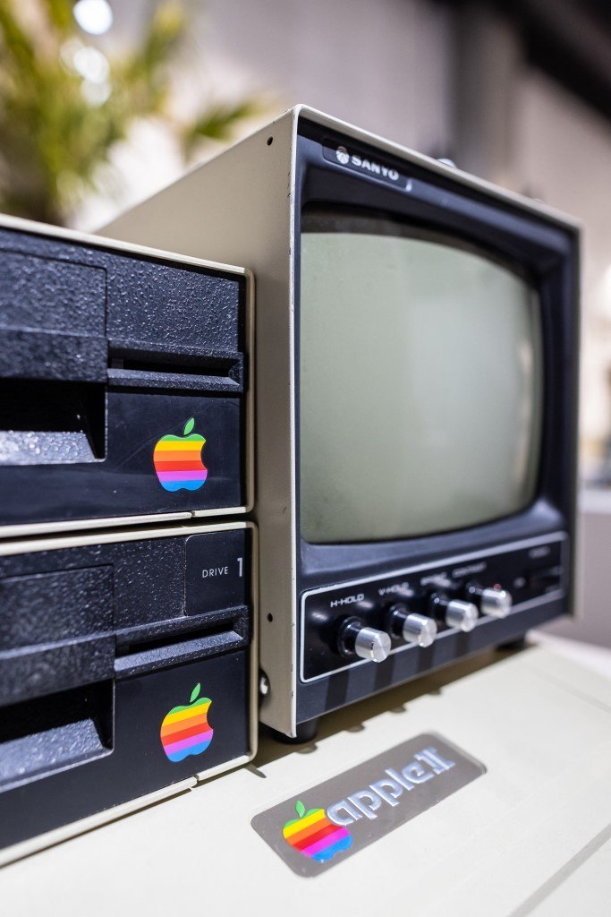 Apple apresenta iOS 16 e novos modelos de MacBook - Notícias - R7 ...