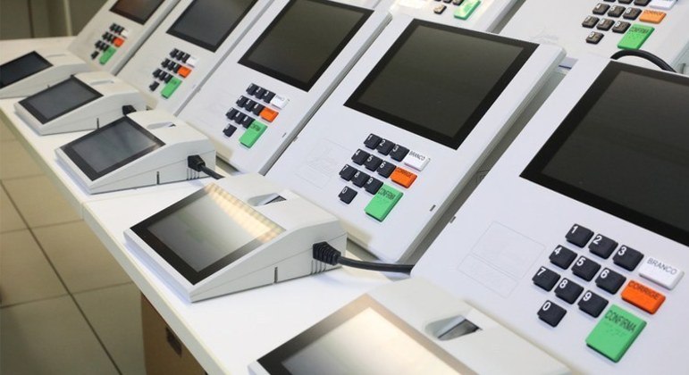 TRE-DF envia ao exterior novas urnas eletrônicas para votação no ...