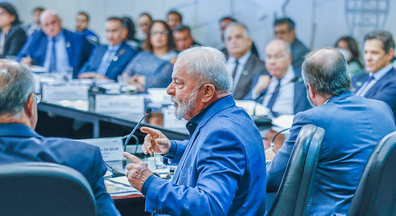 Lula Reúne Ministros Governadores E Autoridades Para Discutir Ataques