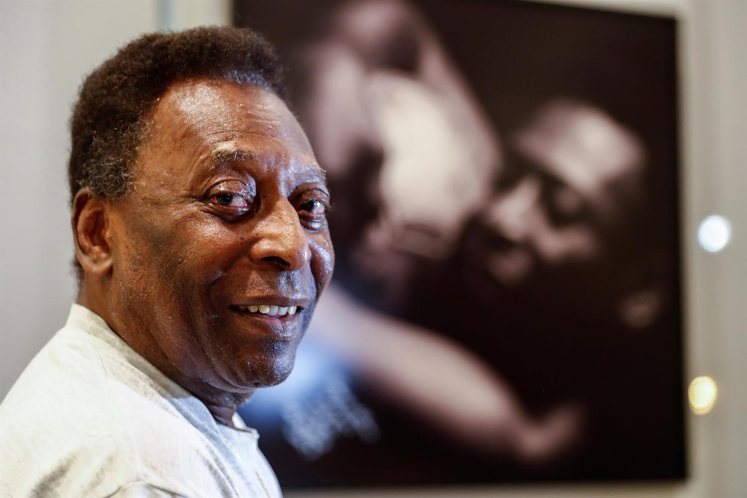Pelé manda apoio para Roberto Carlos após morte do filho dele ...