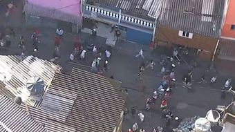 Polícia invade baile funk em comunidade de SP e causa correria ...