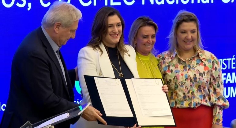 Governo assina acordo com associações comerciais que amplia programa ...