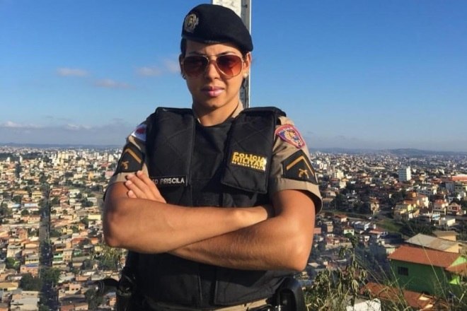 PM e modelo, musa do Cruzeiro se desdobra e sonha com nova vida ...