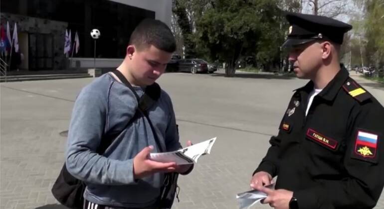 Rússia apela para a virilidade e convoca 'homens de verdade' para ...