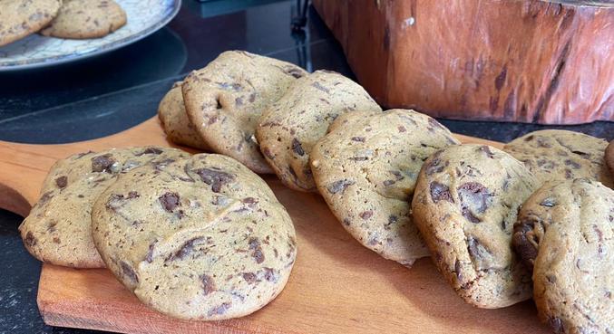 Prosa na Cozinha: aprenda a fazer cookies crocantes com gotas de ...