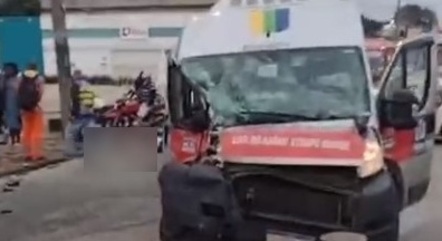 Duas mulheres morrem em acidente entre van e ônibus na zona oeste do ...