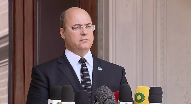 RJ: Governo Witzel é suspeito de comprar soro superfaturado - Notícias ...