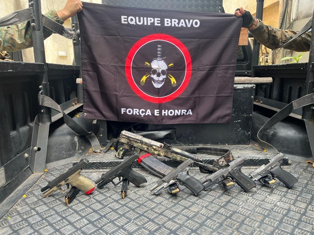 Operação do Bope deixa feridos em Vargem Grande (RJ); helicóptero da PM ...