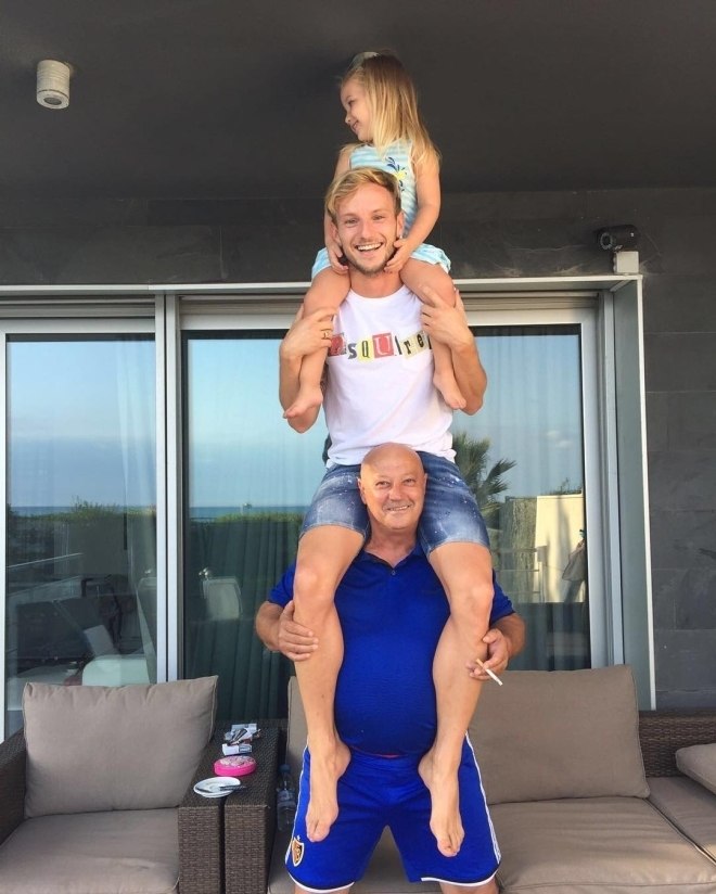 Rakitic: o divertido croata que tem o amor à família tatuado no braço ...