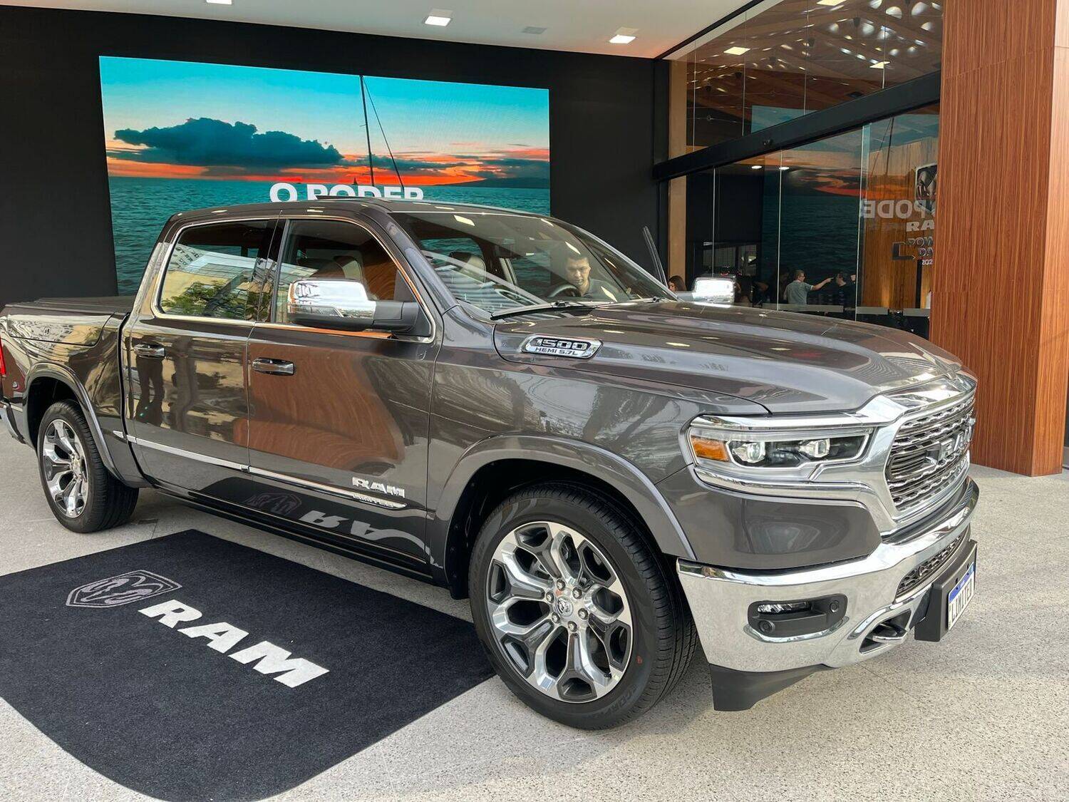 Ram 1500 Limited tem 540 reservas e esgota lote previsto para o ano ...