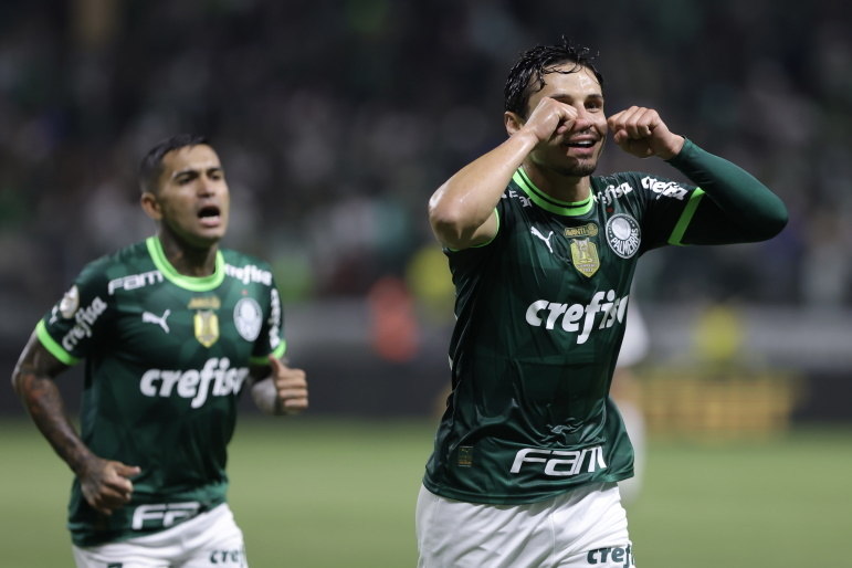 Raphael Veiga marca no clássico e faz o chororô em homenagem ao ...