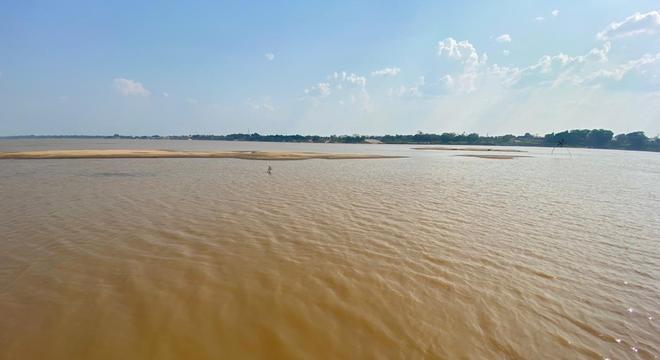 Equipe da Record TV atravessa de balsa o rio Madeira - Prisma - R7 ...