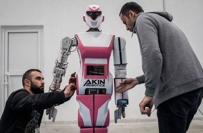 Conheça sete robôs que já existem e podem fazer coisas incríveis ...