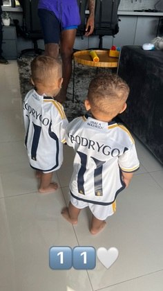 Após polêmicas, Rodrygo posta fotos com os filhos em Santos - Fotos ...