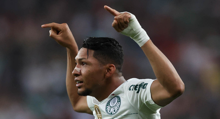 Rony marca de bicicleta e leva bola ao filho: "Meu maior incentivador ...