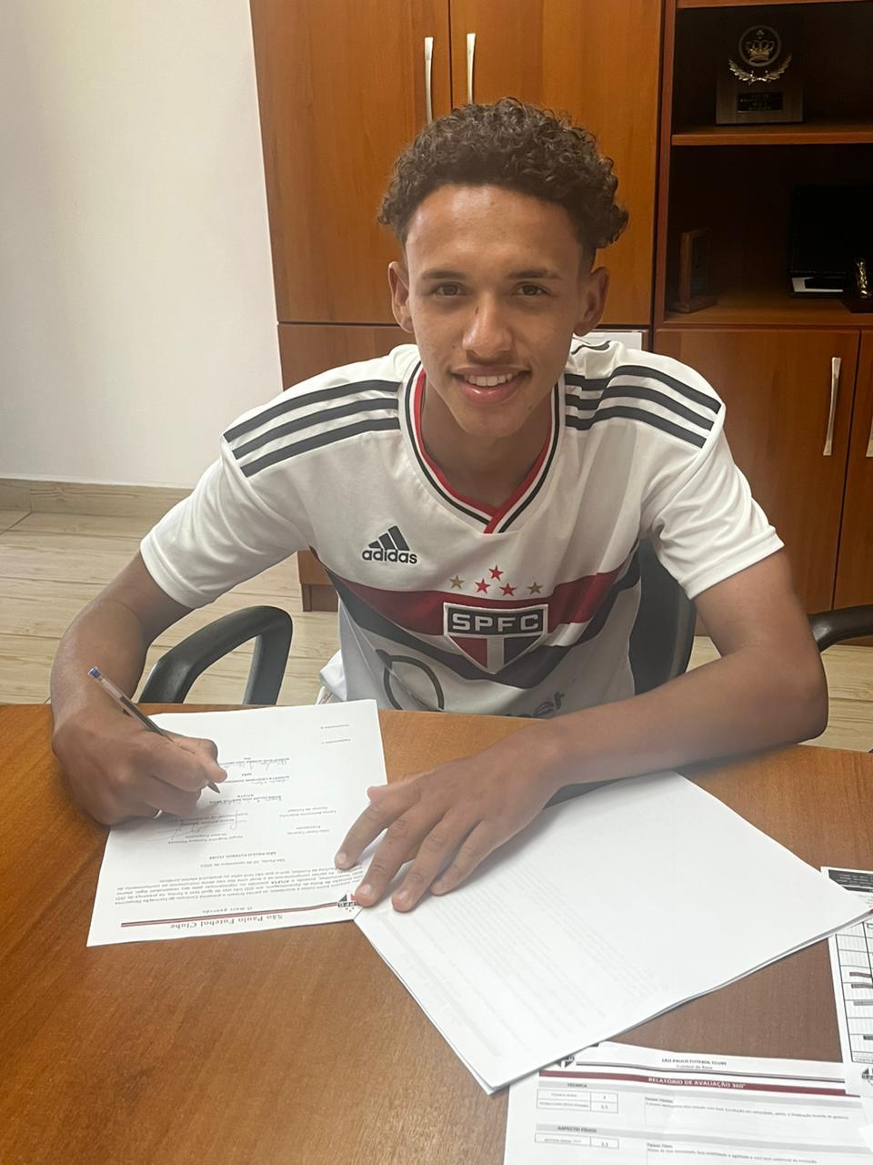 São Paulo contrata atacante Ryan Felipe para o sub-17 - Esportes - R7 ...