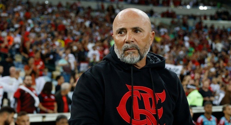 Insanidade no Flamengo. Preparador dá um soco na boca de Pedro. Ele ...