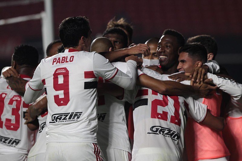 Sylvinho já trabalhou com líderes do elenco atual do Corinthians ...
