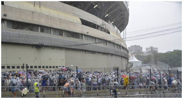 Coldplay abre turnê no Brasil com show em São Paulo nesta sexta-feira ...