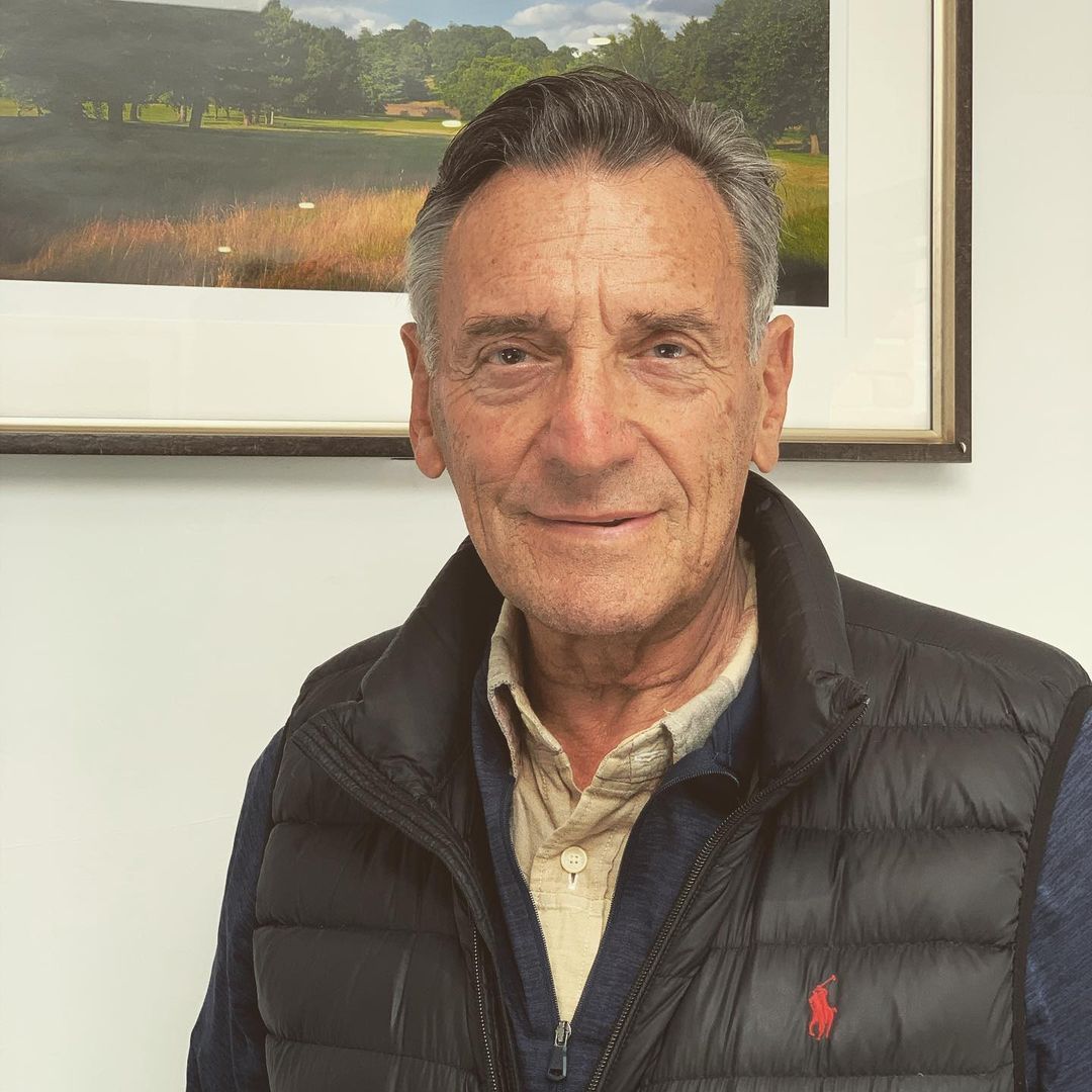 Stephen Greif, ator da série 'The Crown', morre, aos 78 anos ...