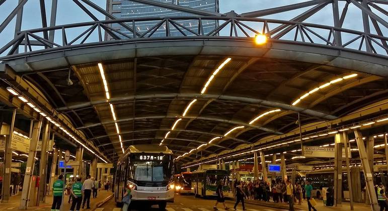 Prefeitura lança consulta para PPP de terminais de ônibus em SP ...