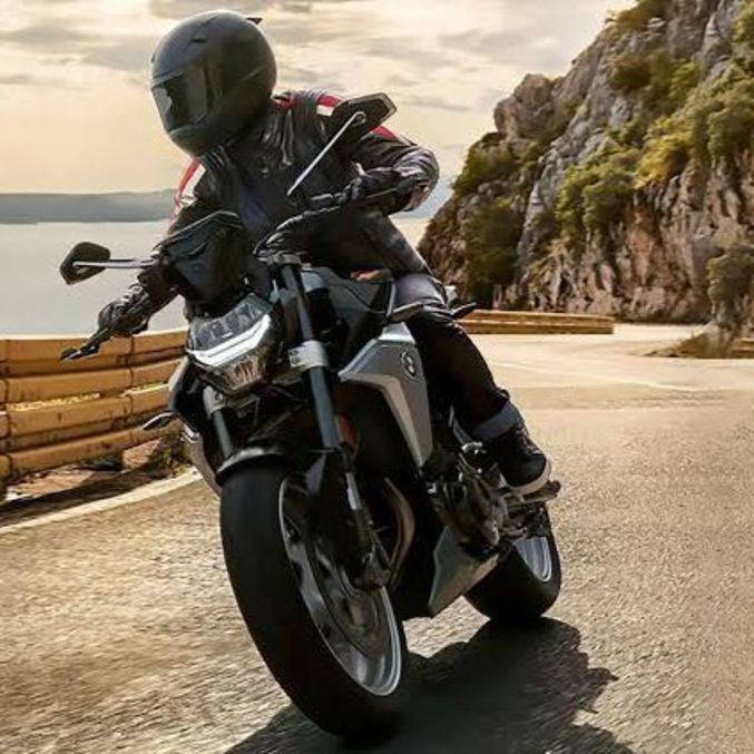 Teste: BMW F900 R Sport é ágil e instigante com pequenos deslizes ...