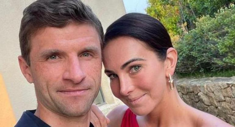 Descubra quais são os dez casais mais ricos do mundo do futebol - Fotos ...