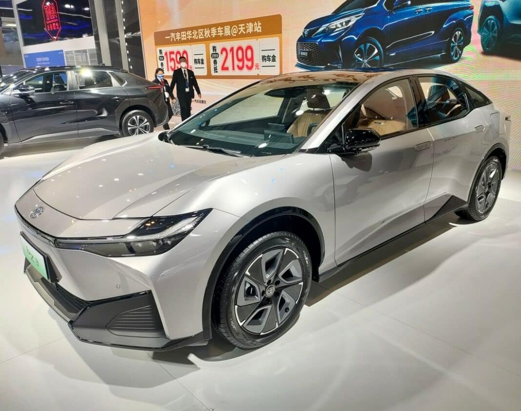 Toyota mostra "Corolla elétrico" na China - Prisma - R7 Autos Carros