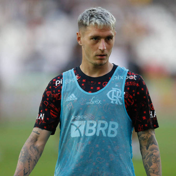 Guillermo Varela é o único reforço do Flamengo a ainda não estrear ...