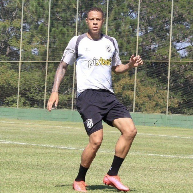 Ponte Preta acerta contratação do lateral Victor Luiz para o Paulistão ...