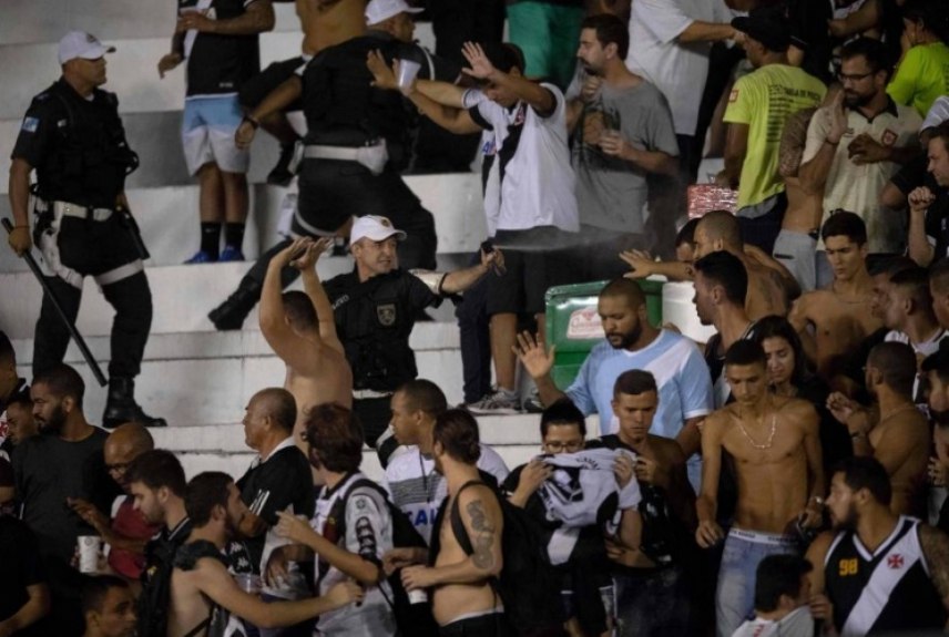 Torcida única em estádio é solução ou só empurra brigas para longe ...